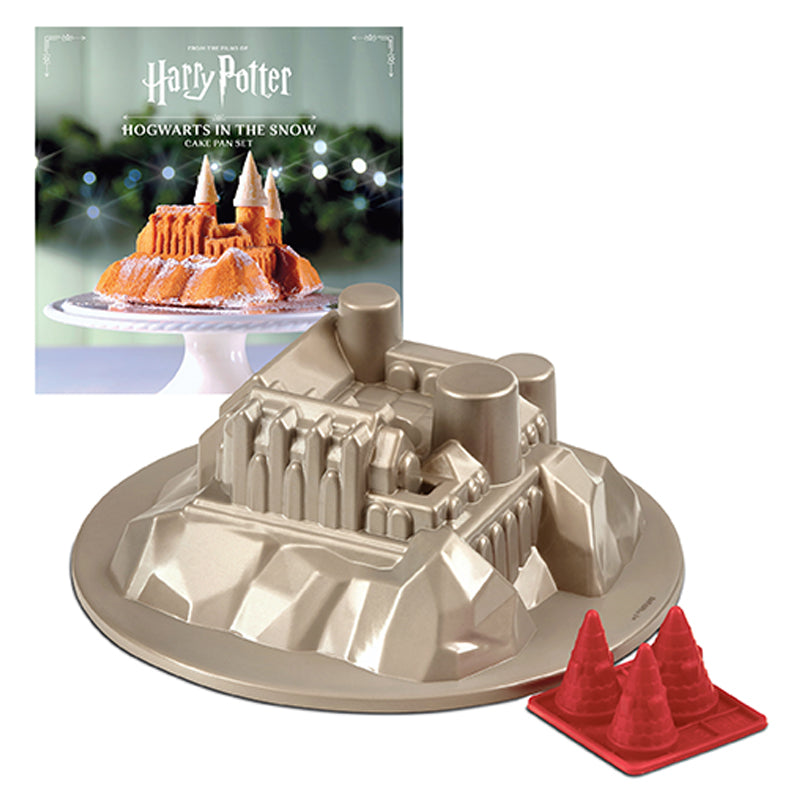 Harry Potter: Hogwarts in the Snow Cake Pan Set – Insight Editions